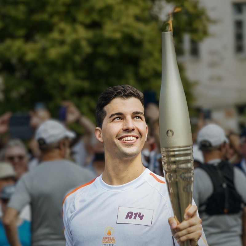 RCJ - Simon Cohen, sportif et entrepreneur, porteur de la flamme ...