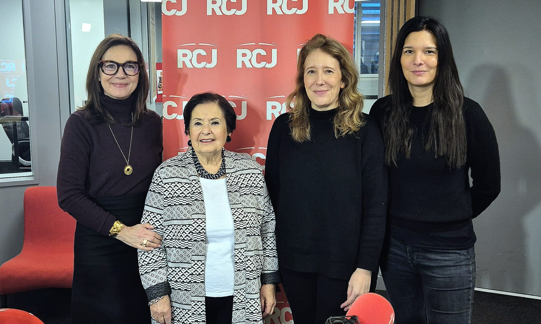 RCJ - Julia et Clara Kuperberg, autrices de plusieurs documentaires sur ...